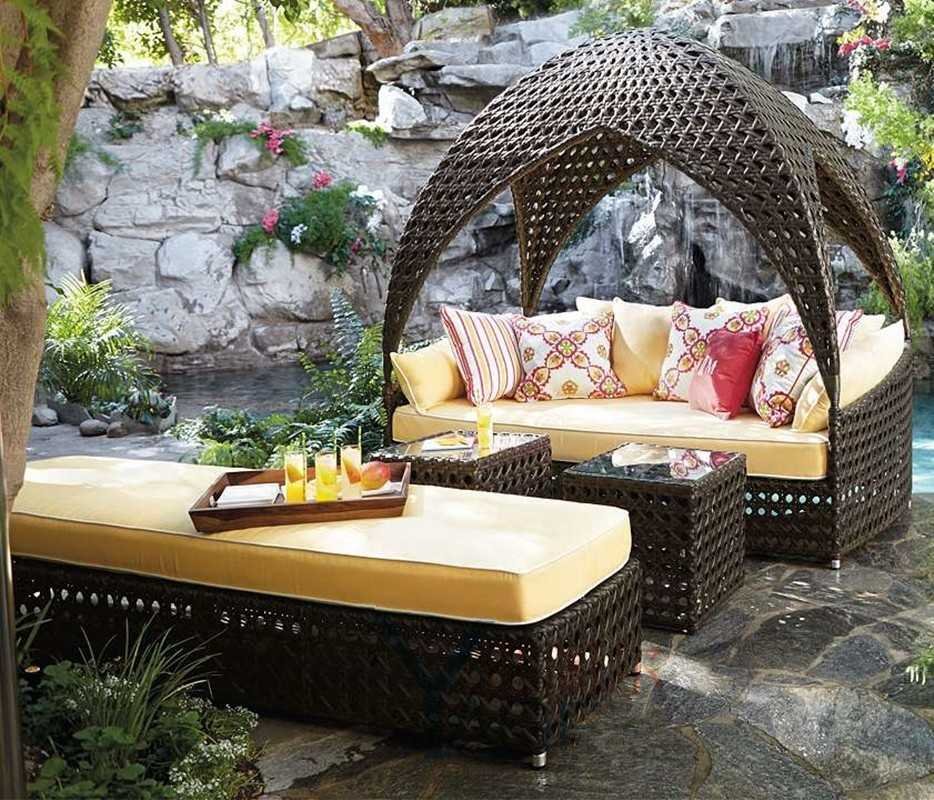Outdoor sun bed with coop & side table ring style - Omg Furniture